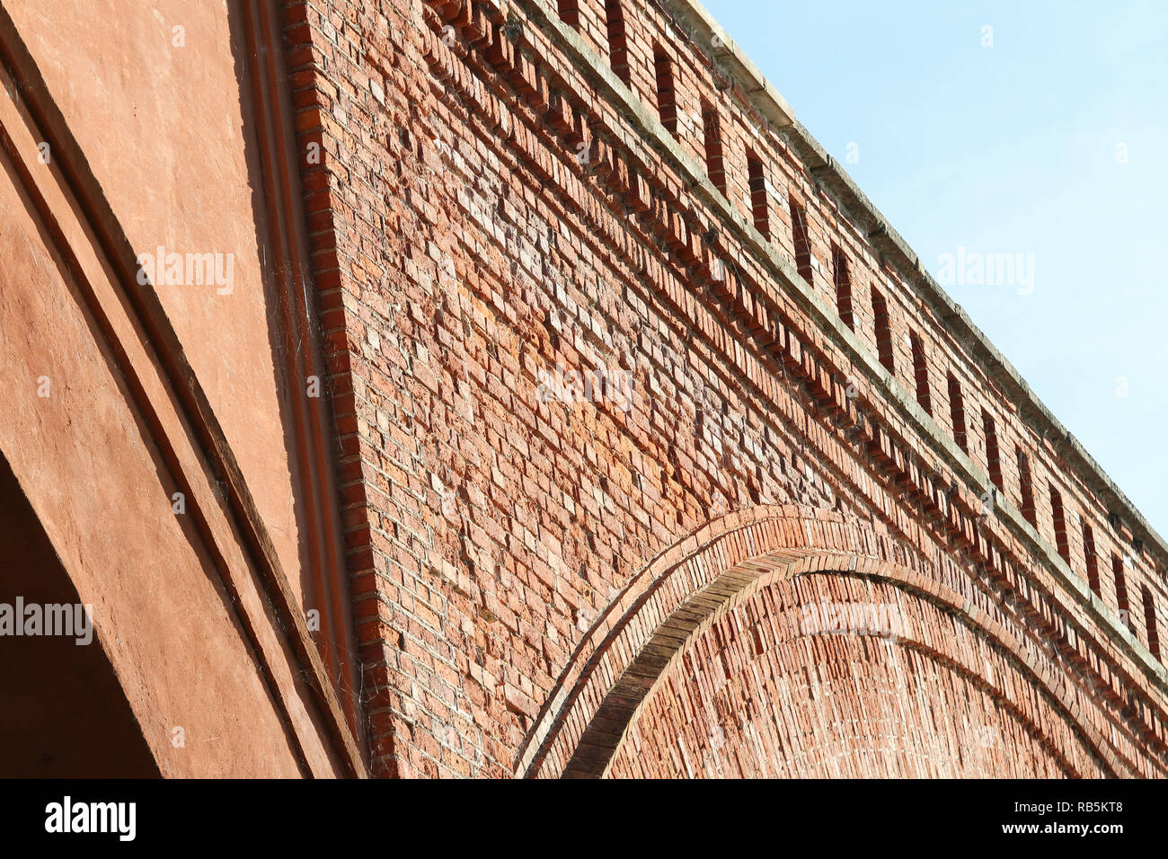 Big orange bridge hi-res stock photography and images - Alamy