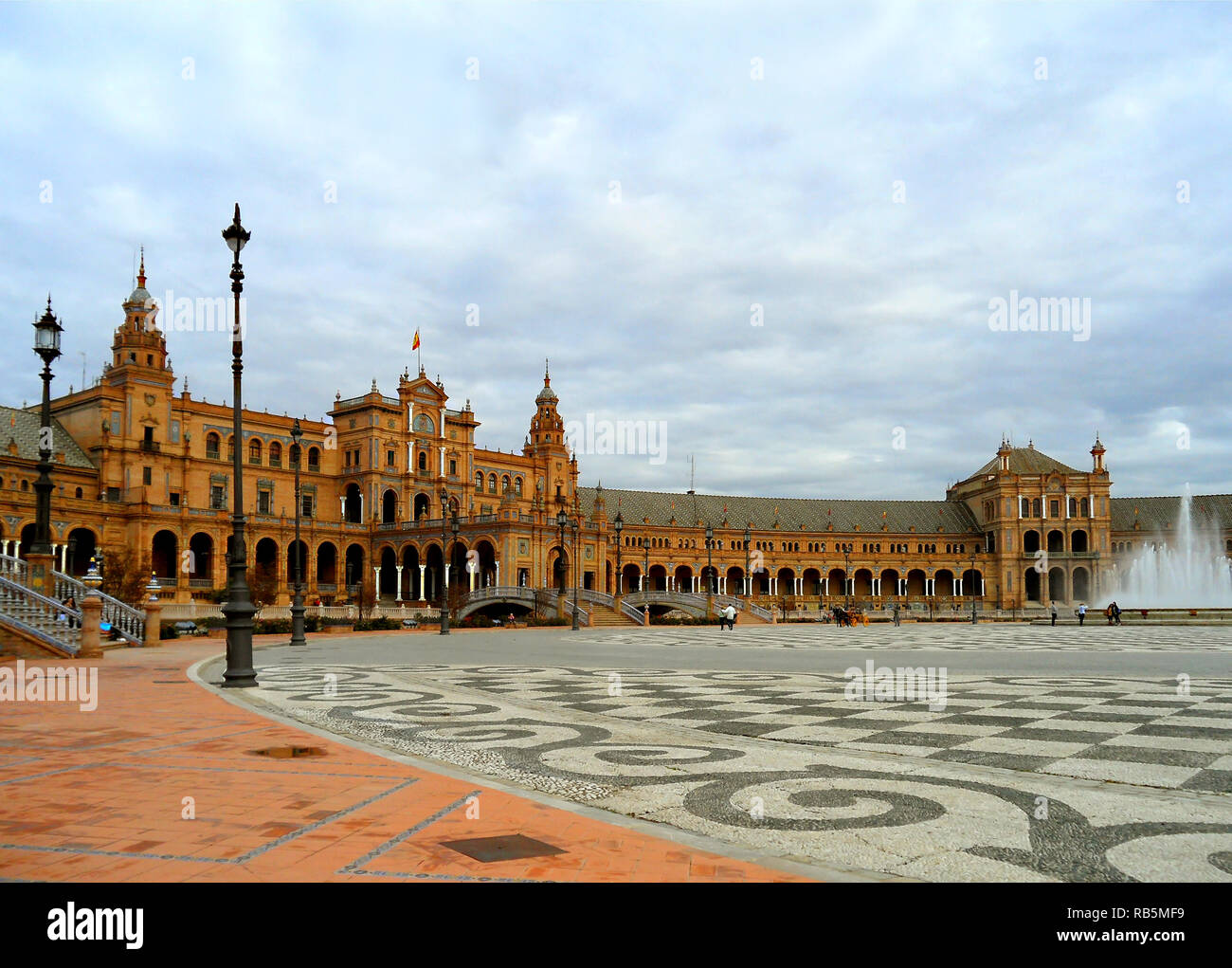 Seville 1929 tile hi-res stock photography and images - Alamy