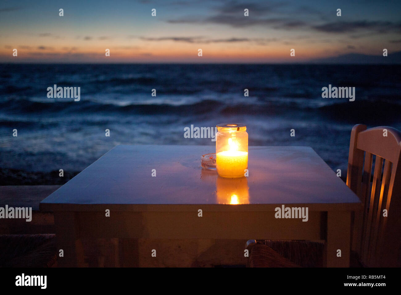 Tropical beach romantic dinner night hi-res stock photography and ...