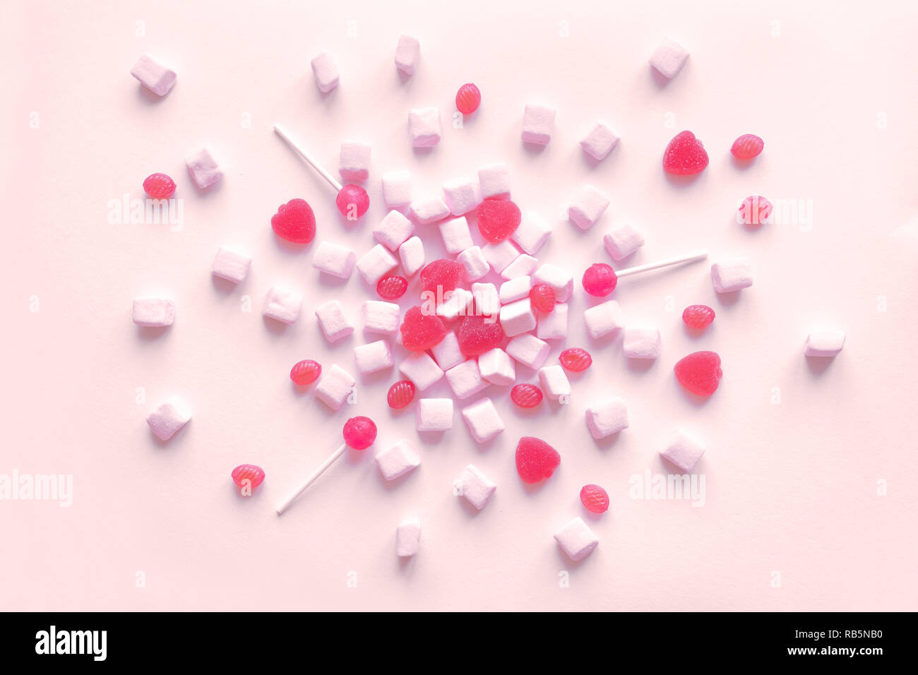 Pink sweets hi-res stock photography and images - Alamy