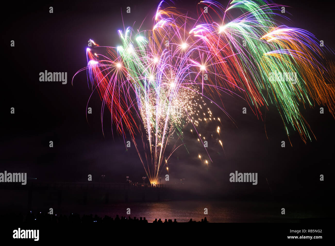 Firework lighting up hi-res stock photography and images - Alamy