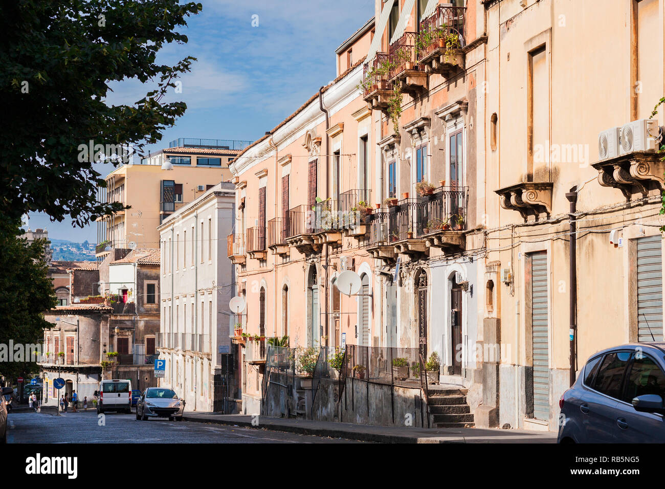 Travel to Italy - historical street of Catania, Sicily, facade of ...