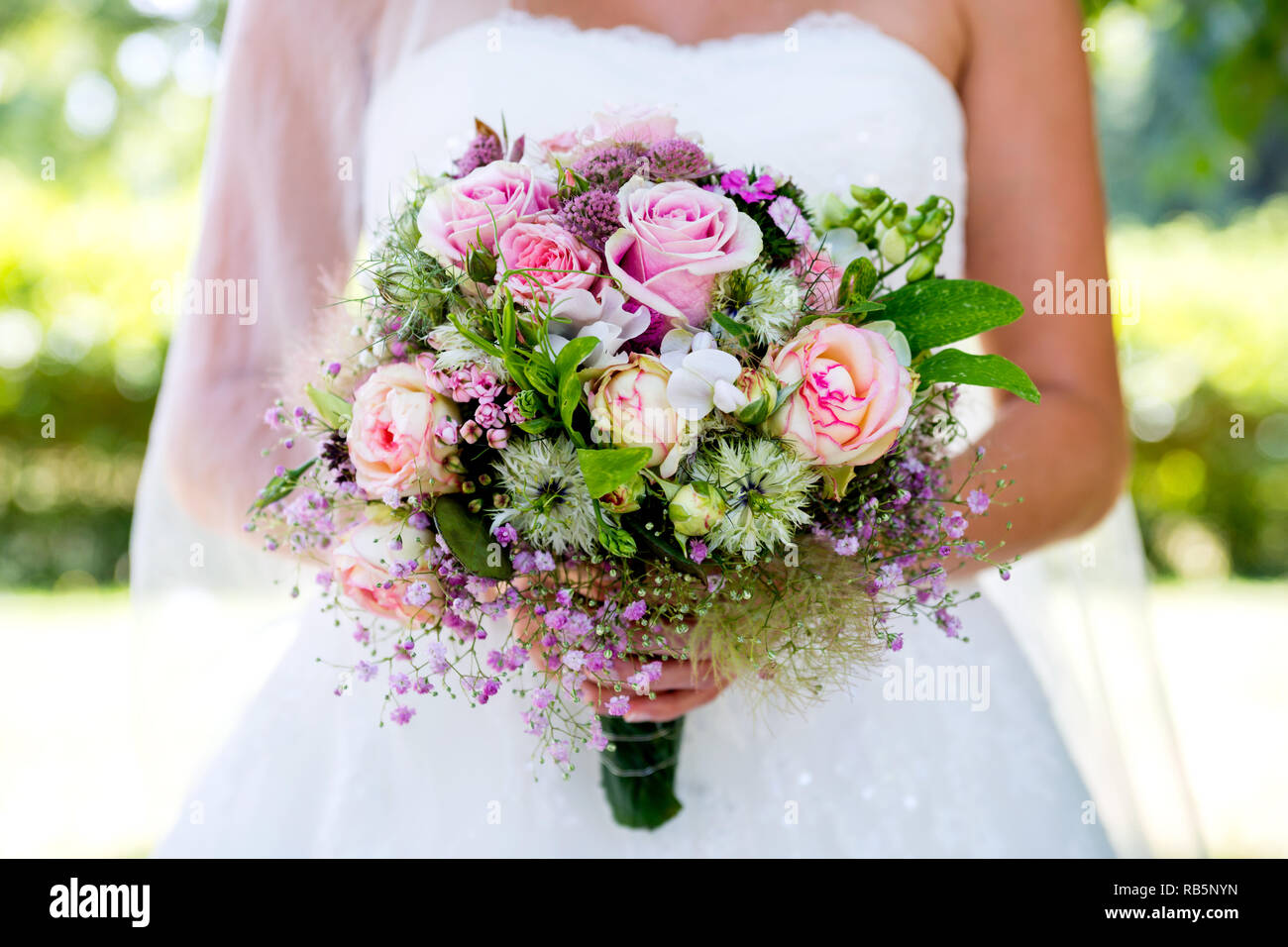 Wedding flowers, Bride Stock Photo - Alamy