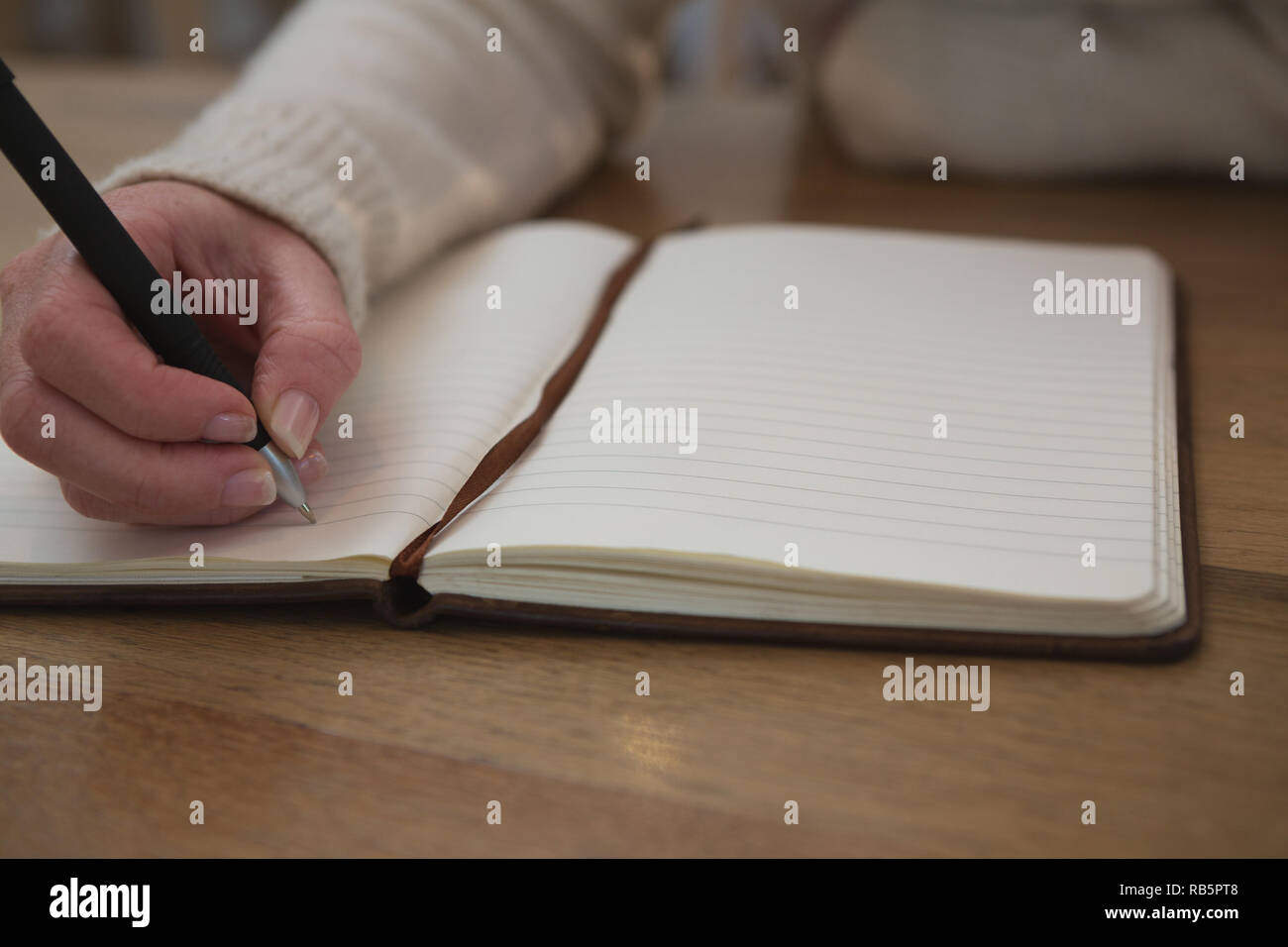 Hand writing diary hi-res stock photography and images - Alamy