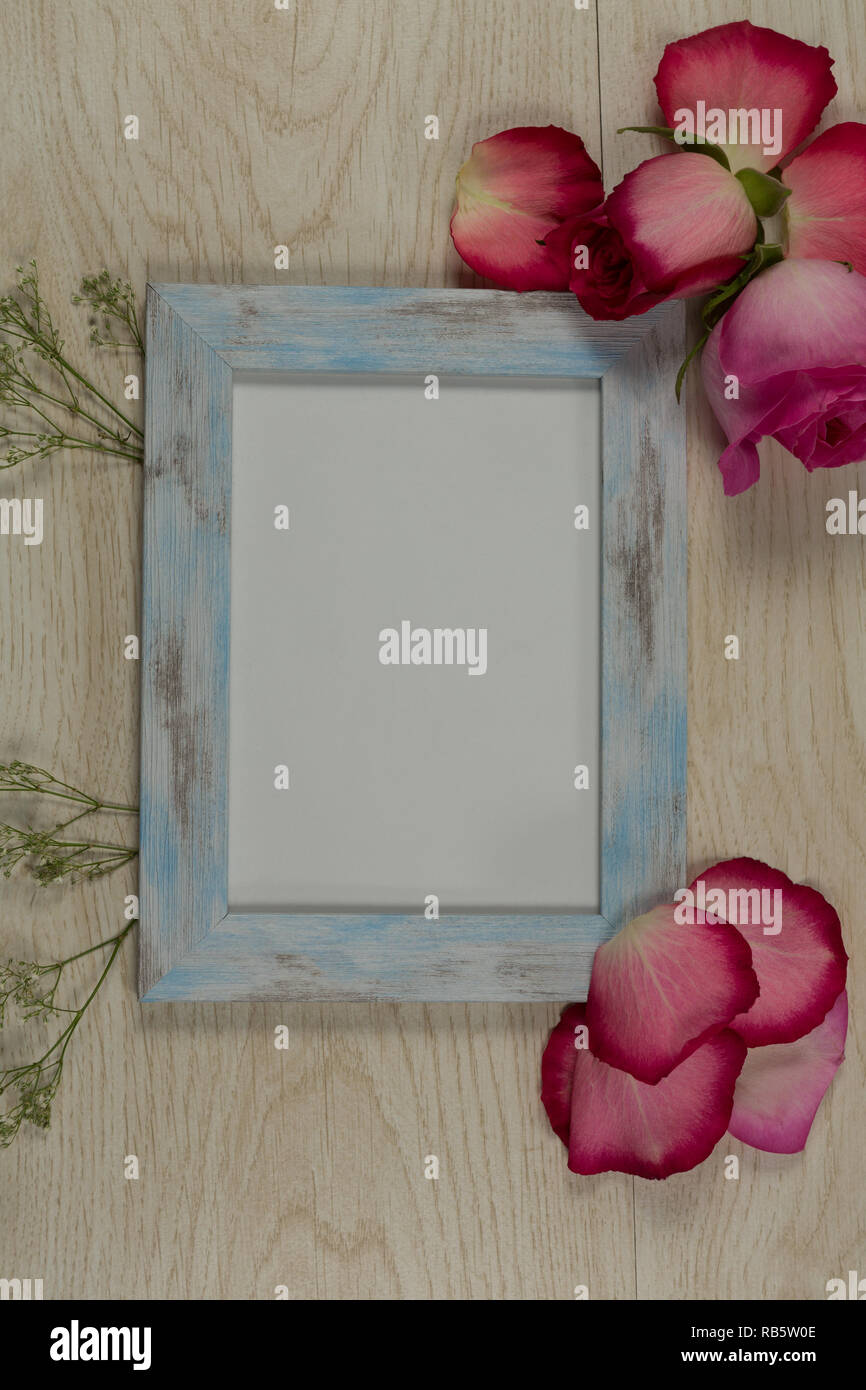 Empty photo frame hi-res stock photography and images - Alamy