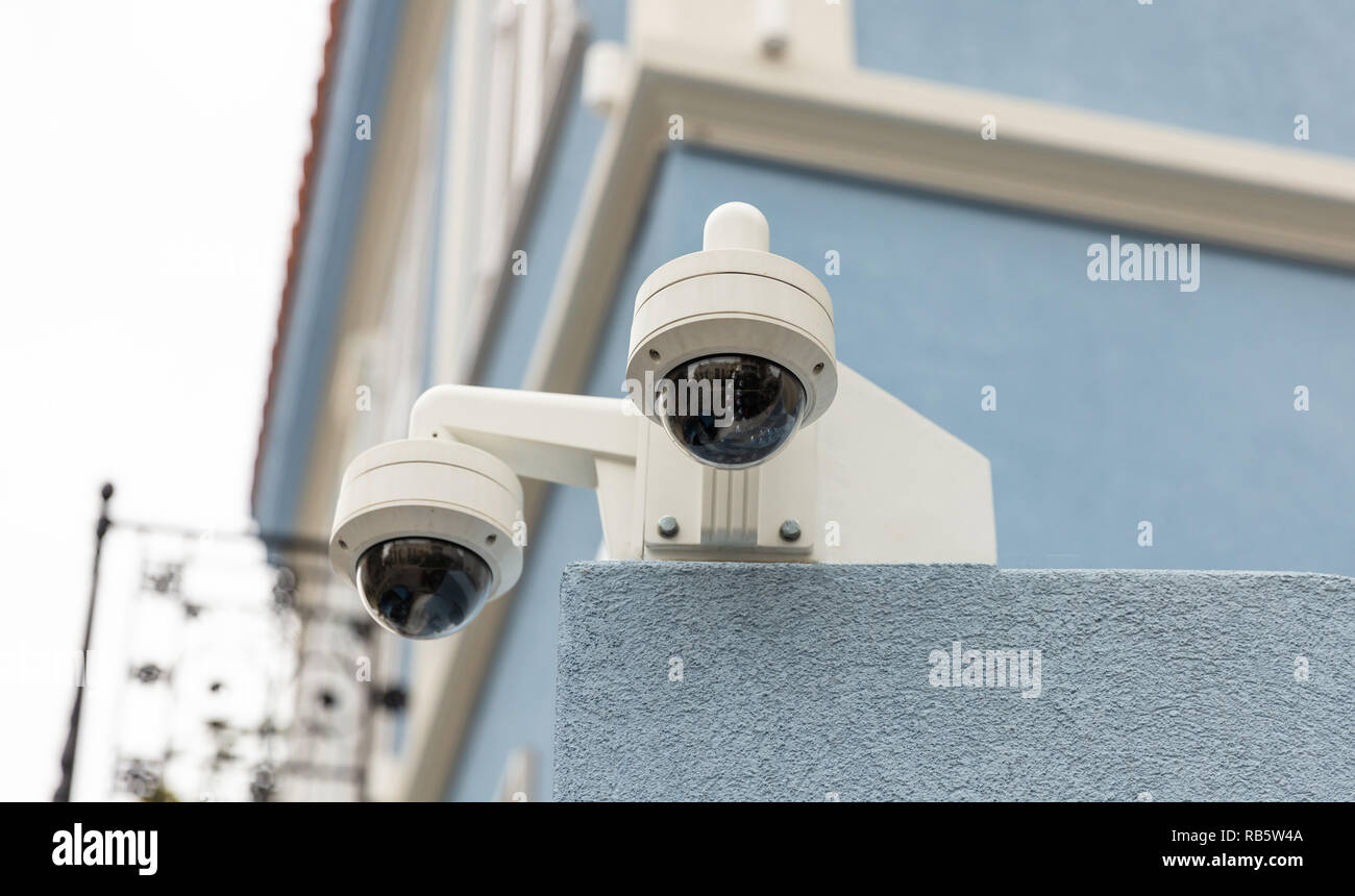 Cctv cameras house hi-res stock photography and images - Alamy
