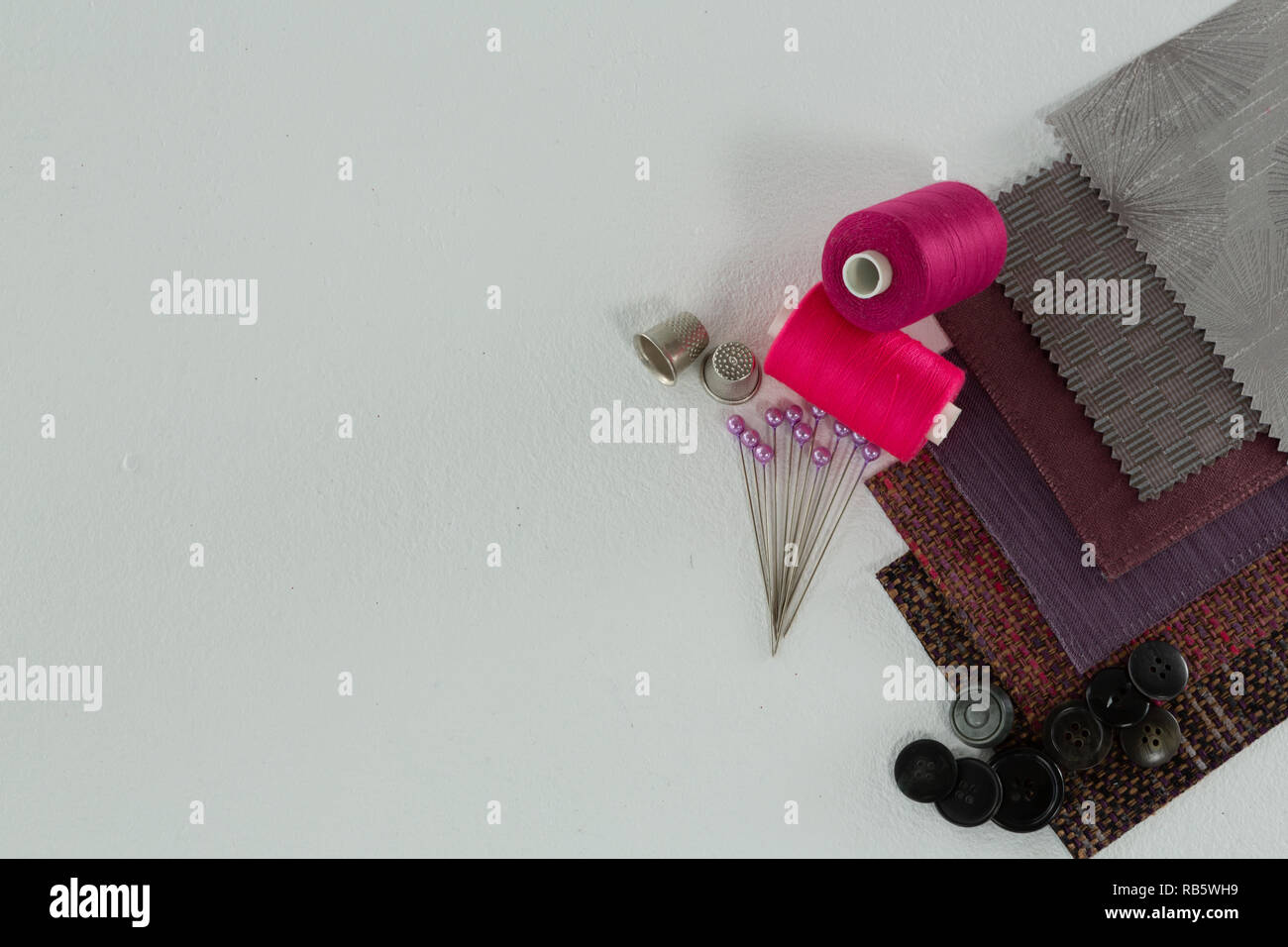 Thread rolls hi-res stock photography and images - Alamy