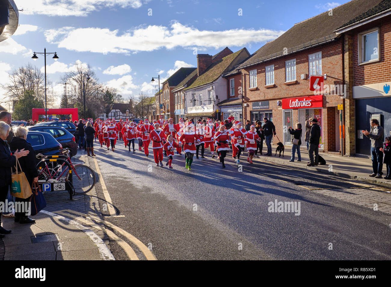 Santa fun run hi-res stock photography and images - Alamy