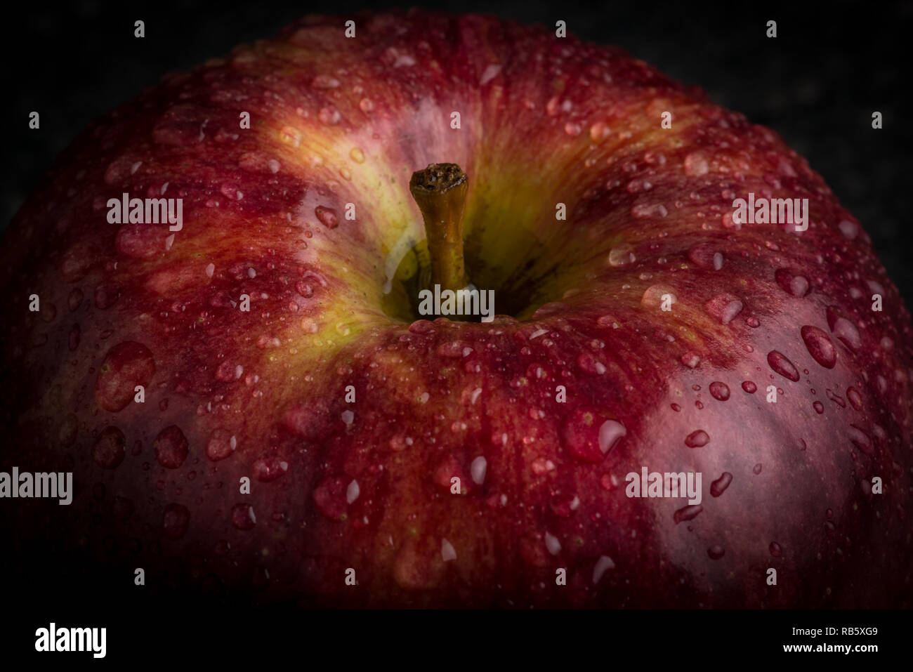 Wet red apple hi-res stock photography and images - Alamy
