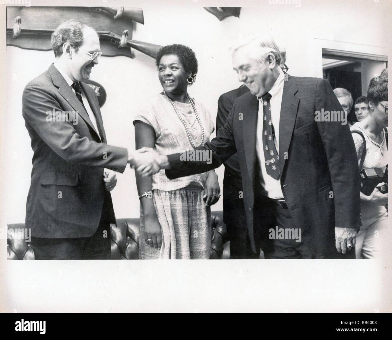 Egypt Sighting - Handshake Stock Photo - Alamy