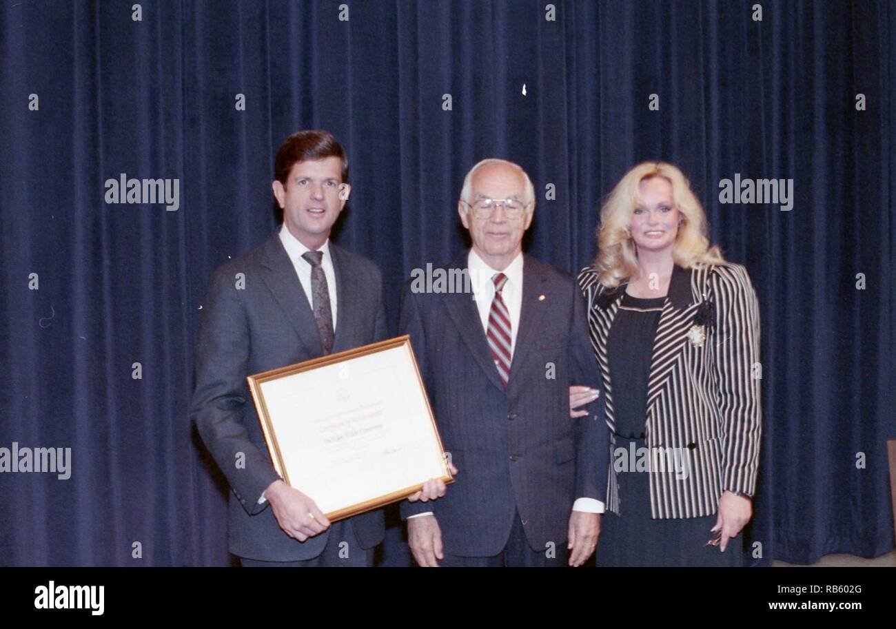 End World Hunger - Giving awards and recognition Stock Photo - Alamy