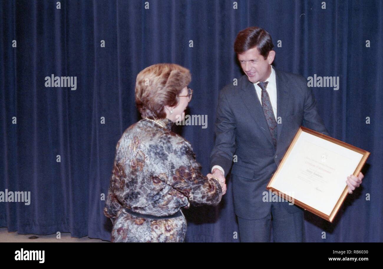 End World Hunger - Giving awards and recognition Stock Photo - Alamy