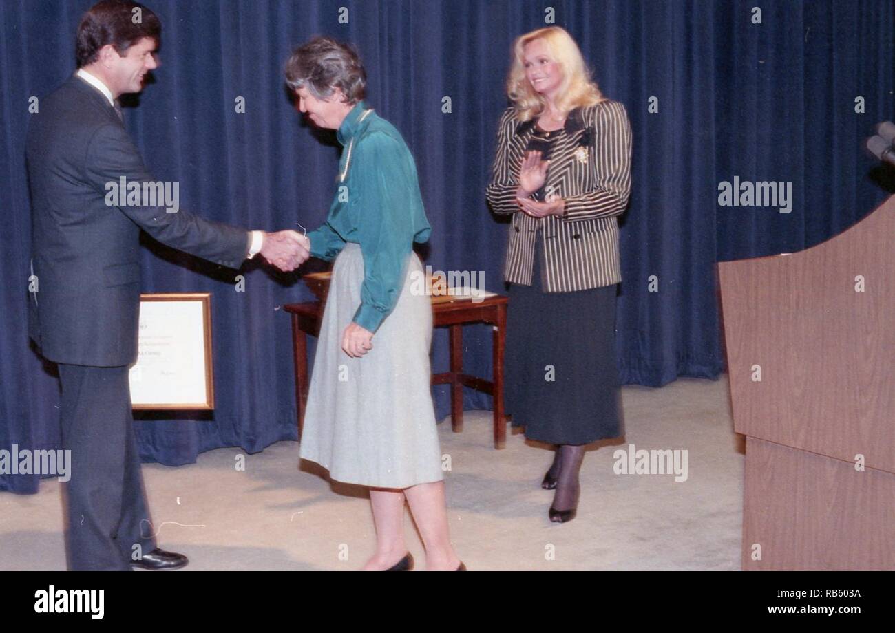 End World Hunger - Giving awards and recognition Stock Photo - Alamy