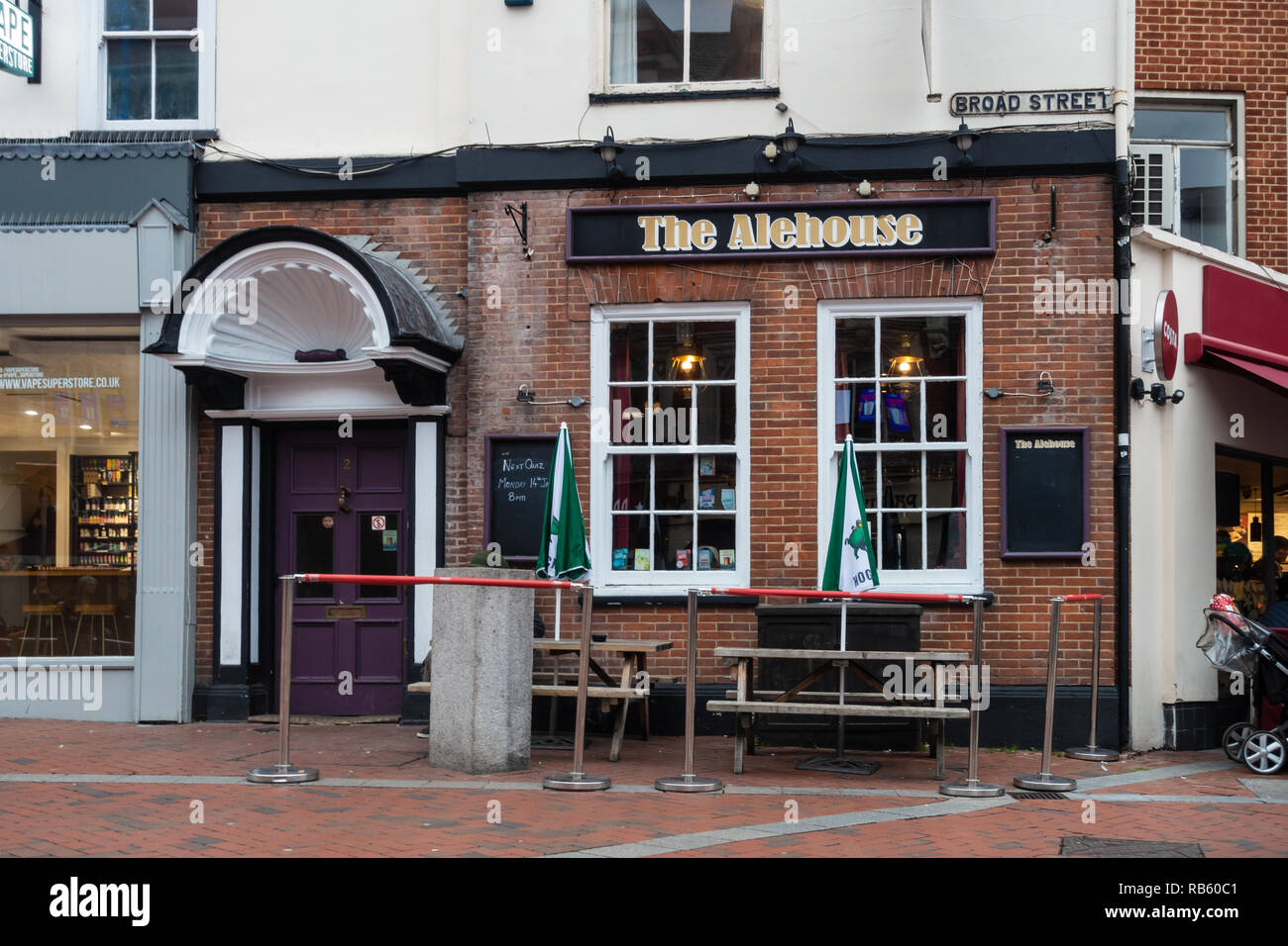 Public house bar pub licensed hi-res stock photography and images - Alamy