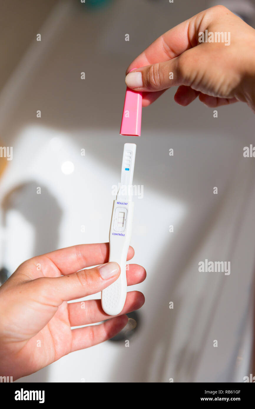 Positive pregnancy test Stock Photo - Alamy