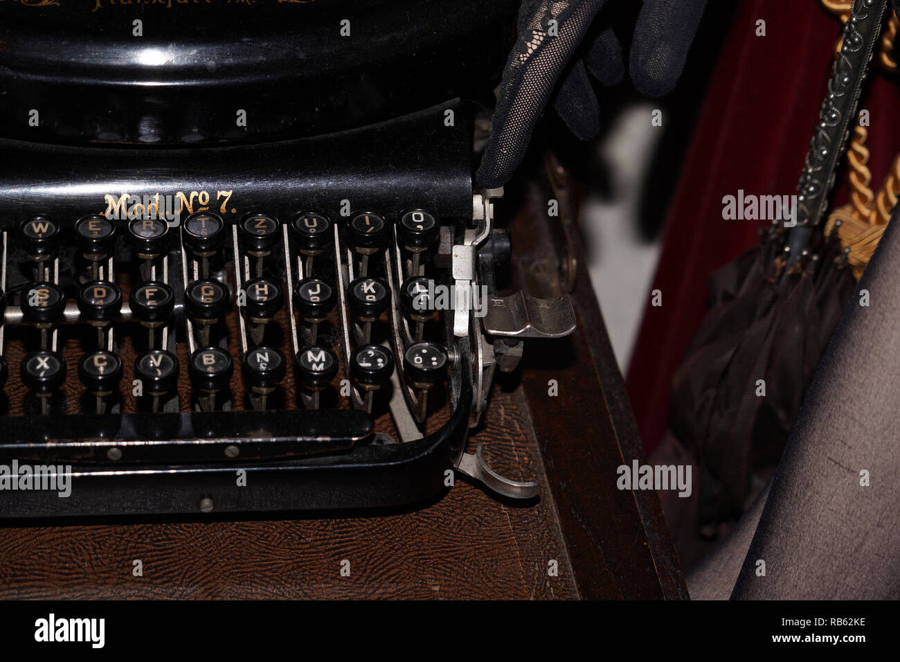 old typewriter keys detail close up Stock Photo - Alamy