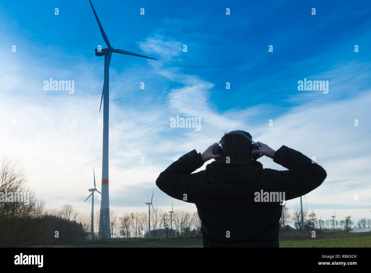 Noise pollution hi-res stock photography and images - Alamy