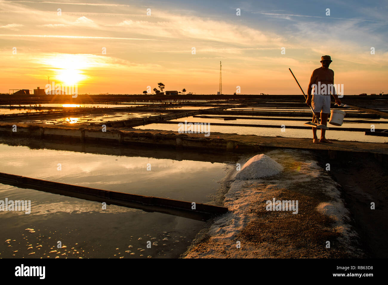 Extraction of salt hi-res stock photography and images - Alamy