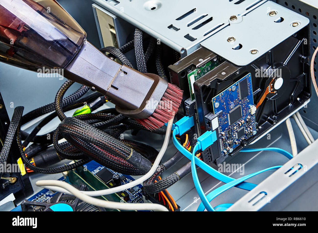 Microchip cables hi-res stock photography and images - Alamy