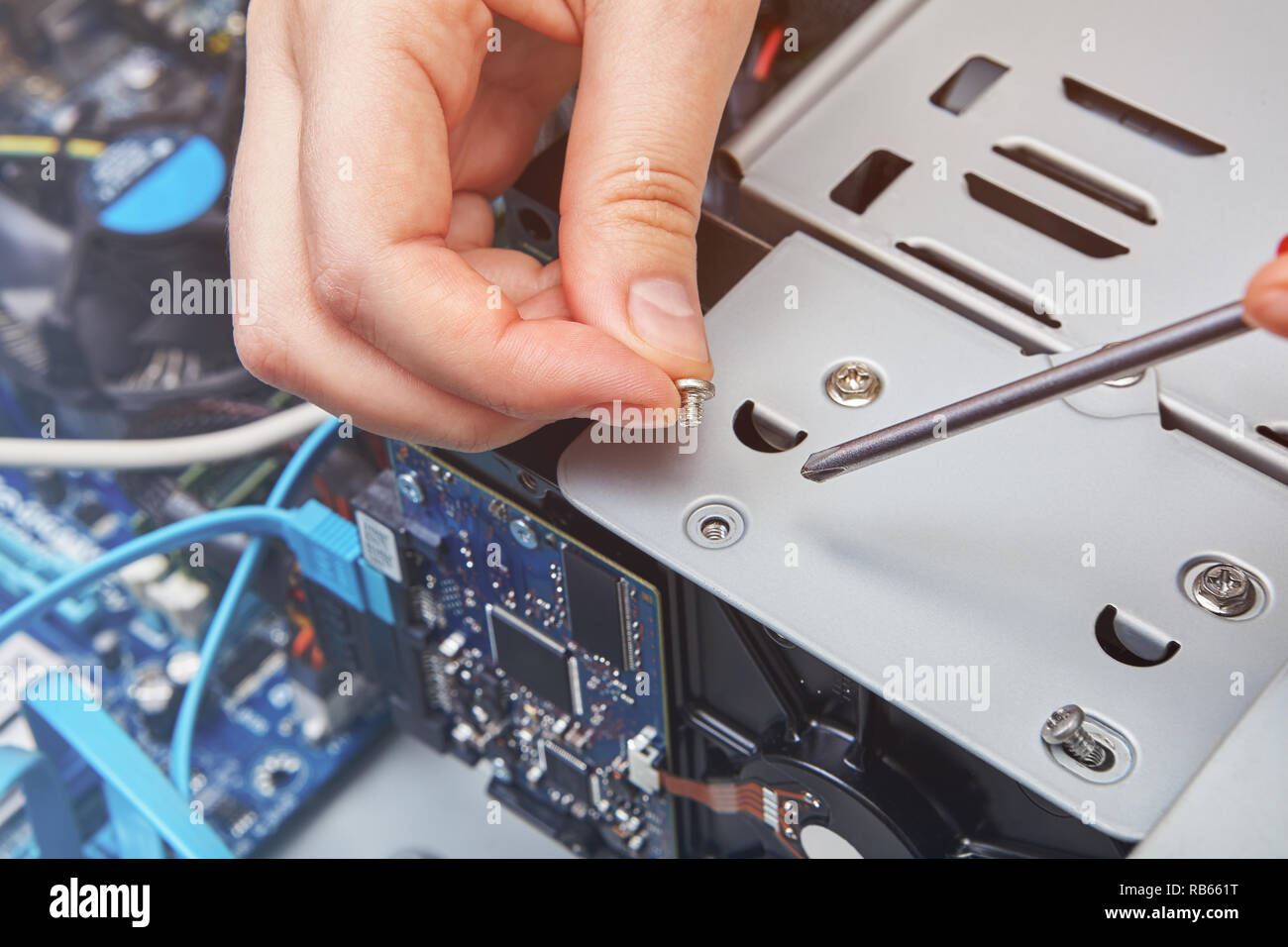 Replacement of the hard drive of the unassembled desktop computer with ...