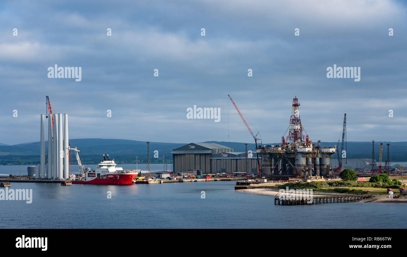 Oil rig repair hi-res stock photography and images - Alamy