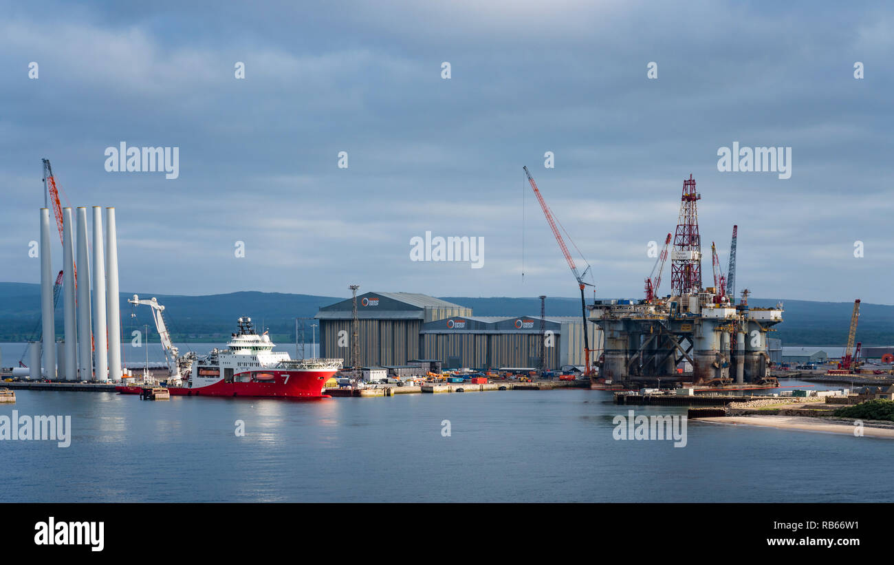Oil rig scotland hi-res stock photography and images - Alamy