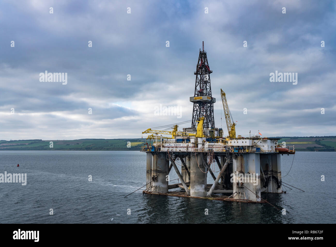 Offshore rigs hi-res stock photography and images - Alamy