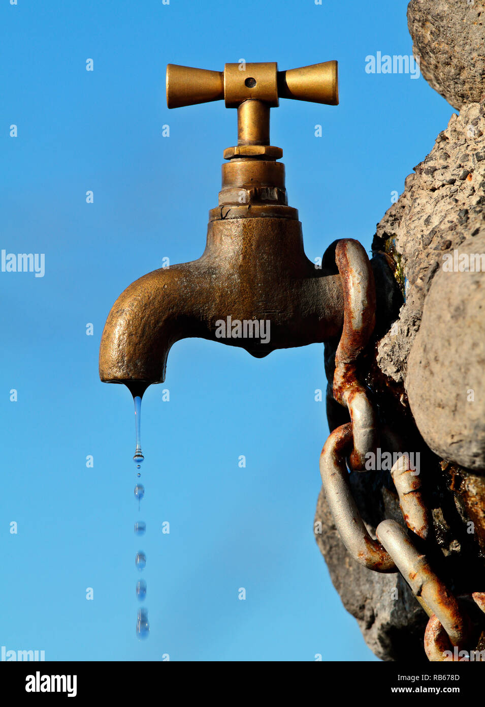 Dropping flow hi-res stock photography and images - Alamy