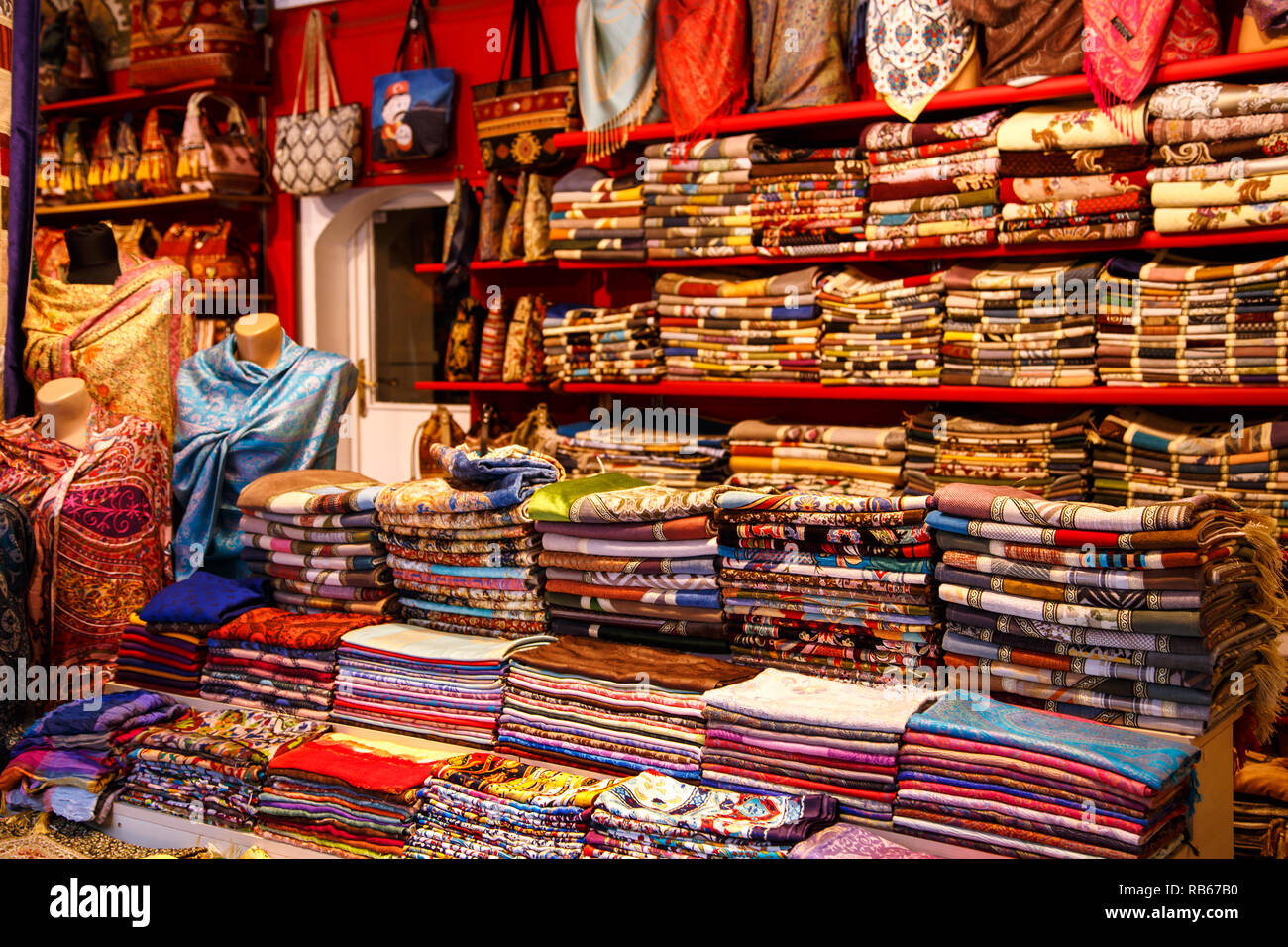 Turkey istanbul bazaar silk hi-res stock photography and images - Alamy