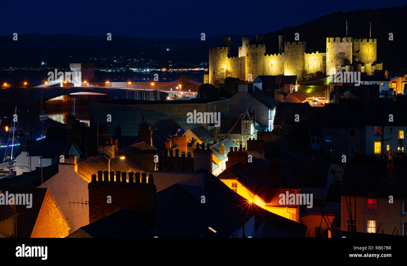 Conwy Castle, and the river Conwy, Glan Conwy in the distance, North ...