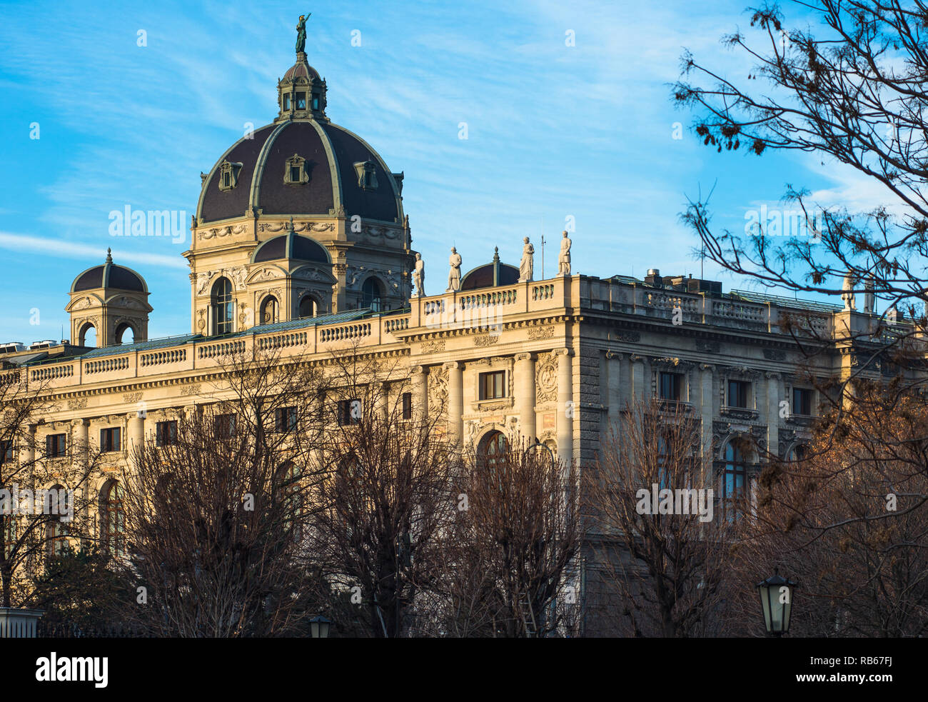Kunsthistorisches museum dome hi-res stock photography and images - Alamy