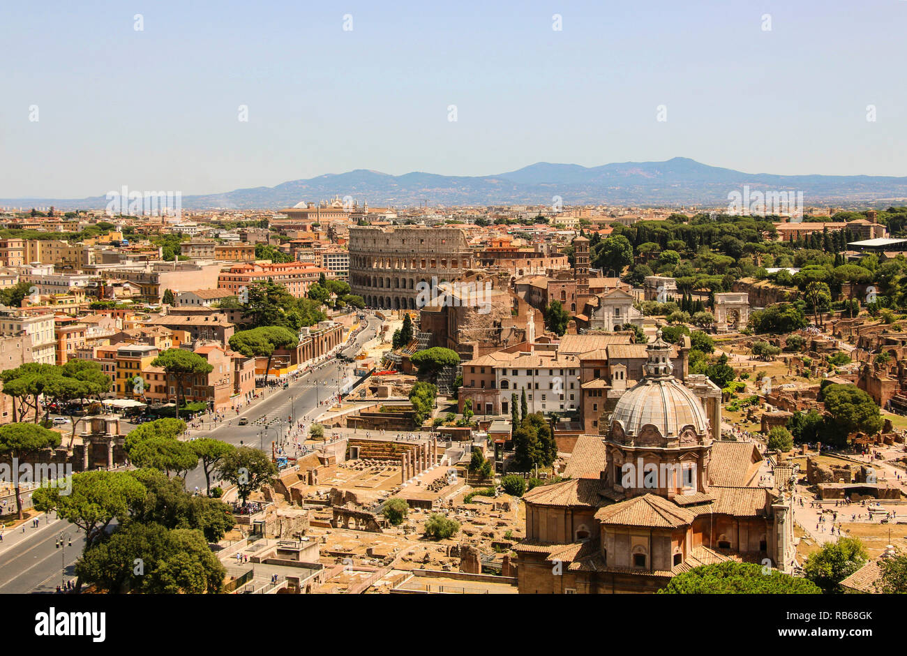 Aerial view the colosseum in rome hi-res stock photography and images ...