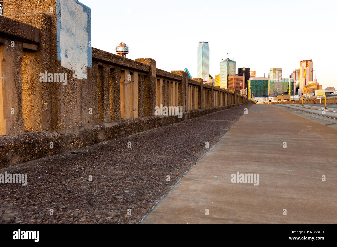 Downtown dallas architecture hi-res stock photography and images - Alamy