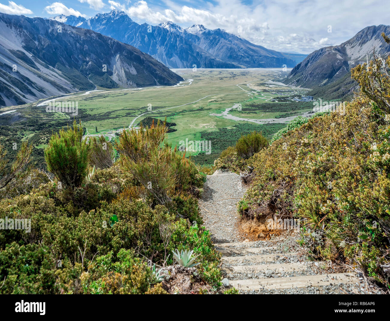Sealy tarns trail hi-res stock photography and images - Alamy