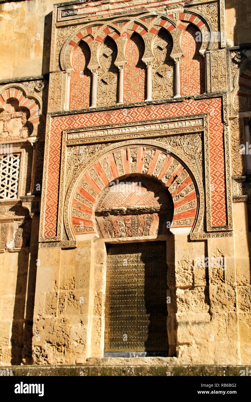 Colossal mosque hi-res stock photography and images - Alamy