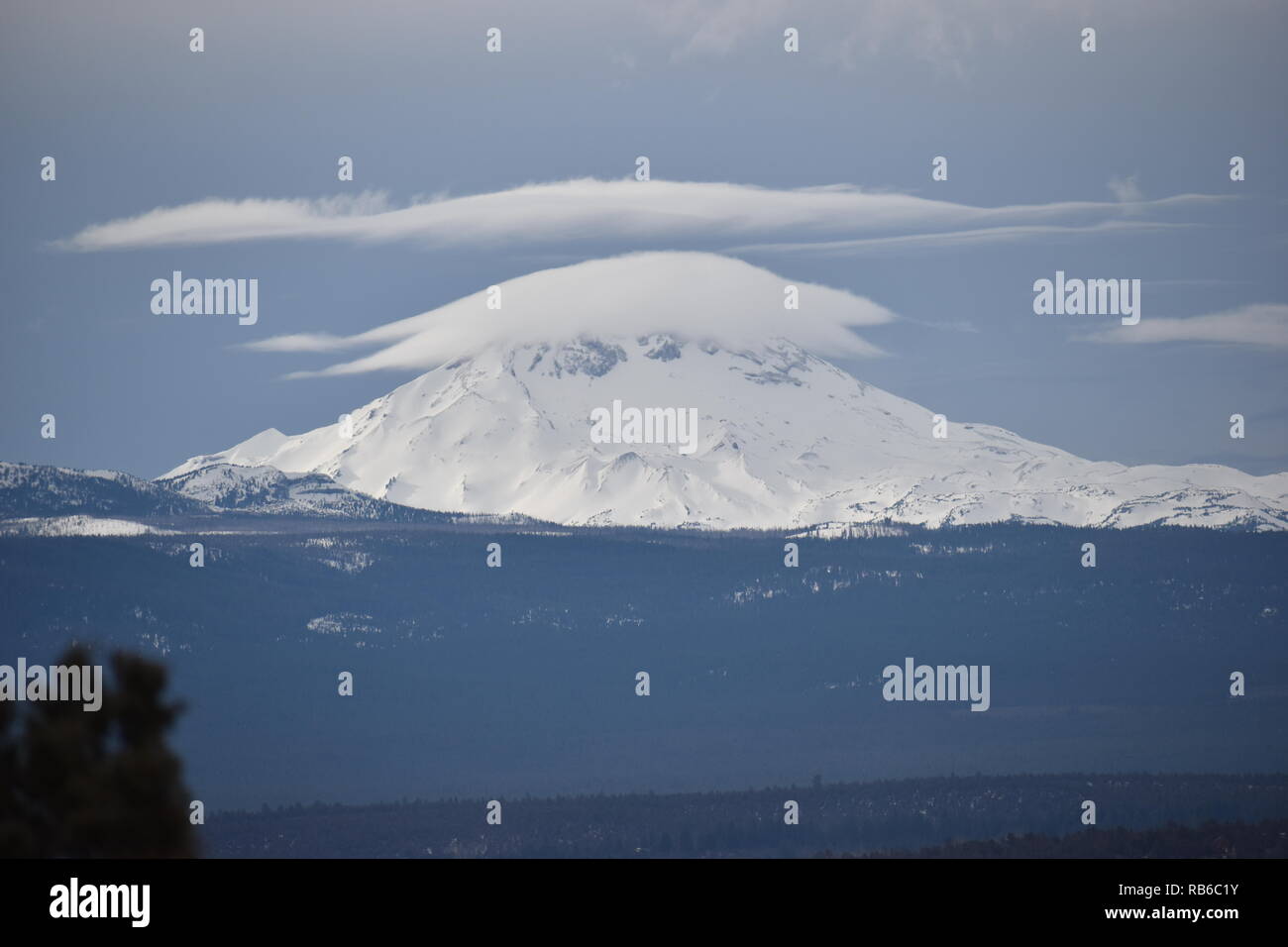 Oregon mountains in winter Stock Photo - Alamy