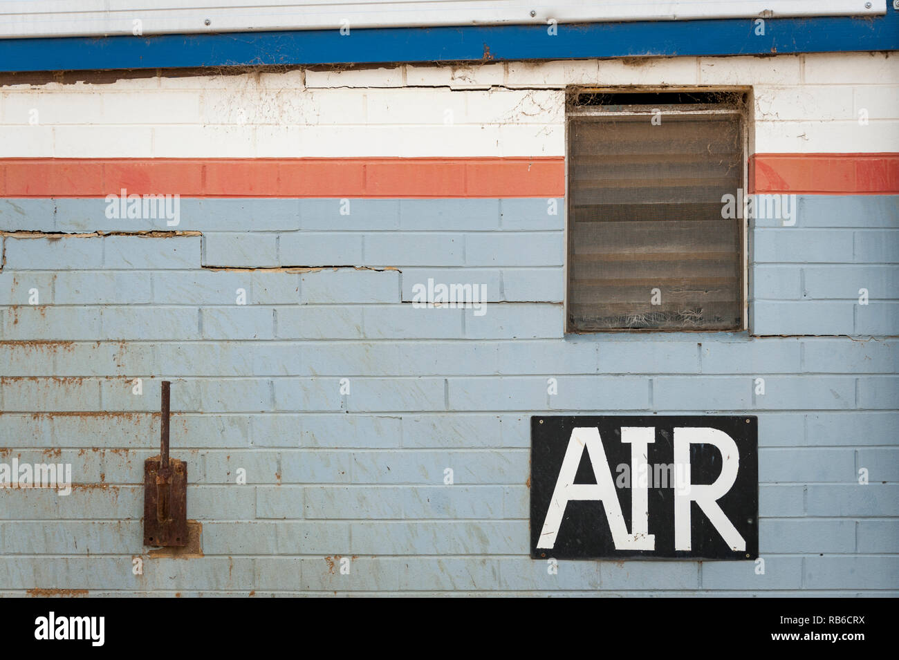 Air bricks hi-res stock photography and images - Alamy