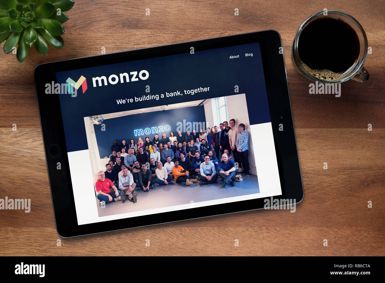 Monzo screen hi-res stock photography and images - Alamy