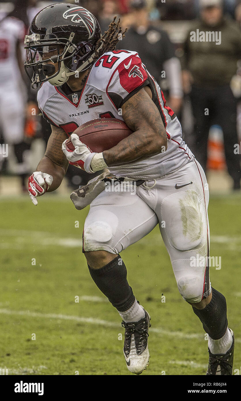 Santa Clara, California, USA. 8th Nov, 2015. Atlanta Falcons running ...