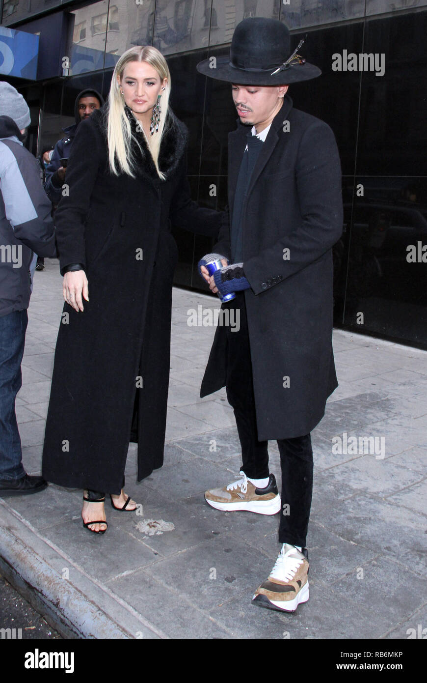 Ashlee simpson hat hi-res stock photography and images - Alamy