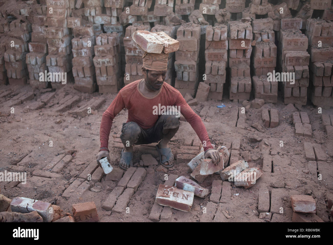 Picking bricks hi-res stock photography and images - Alamy