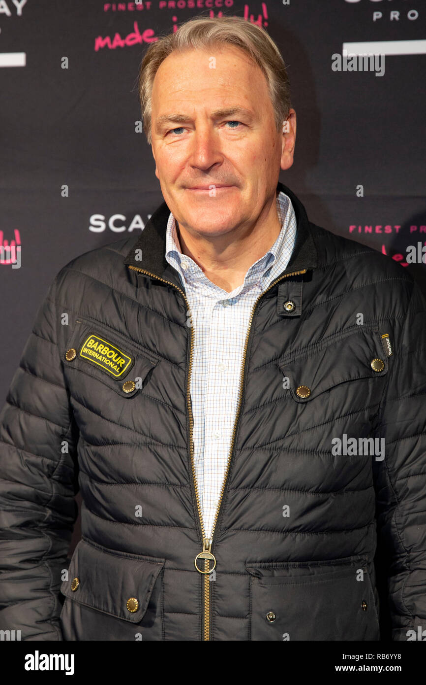 Gerald Böse bei der Premiere des Kölner Weihnachtscircus im Festzelt an ...