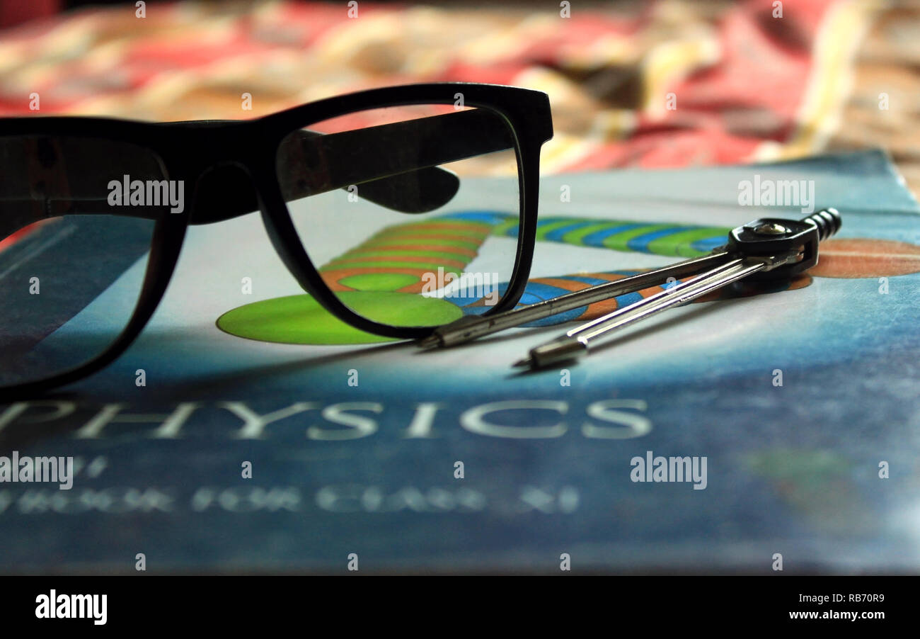 Newspaper compass hi-res stock photography and images - Alamy