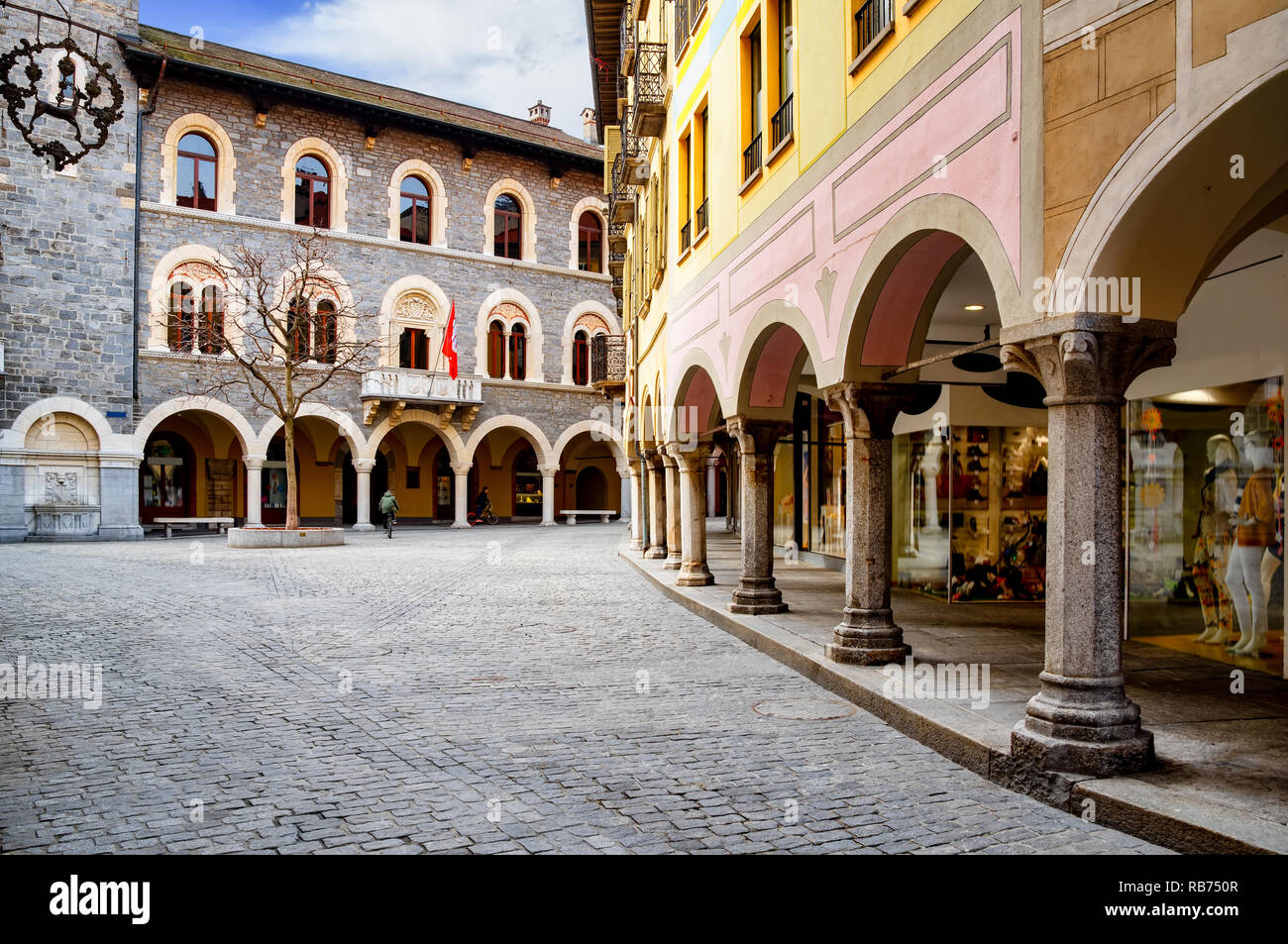 Arcades courtyard town hall hi-res stock photography and images - Alamy