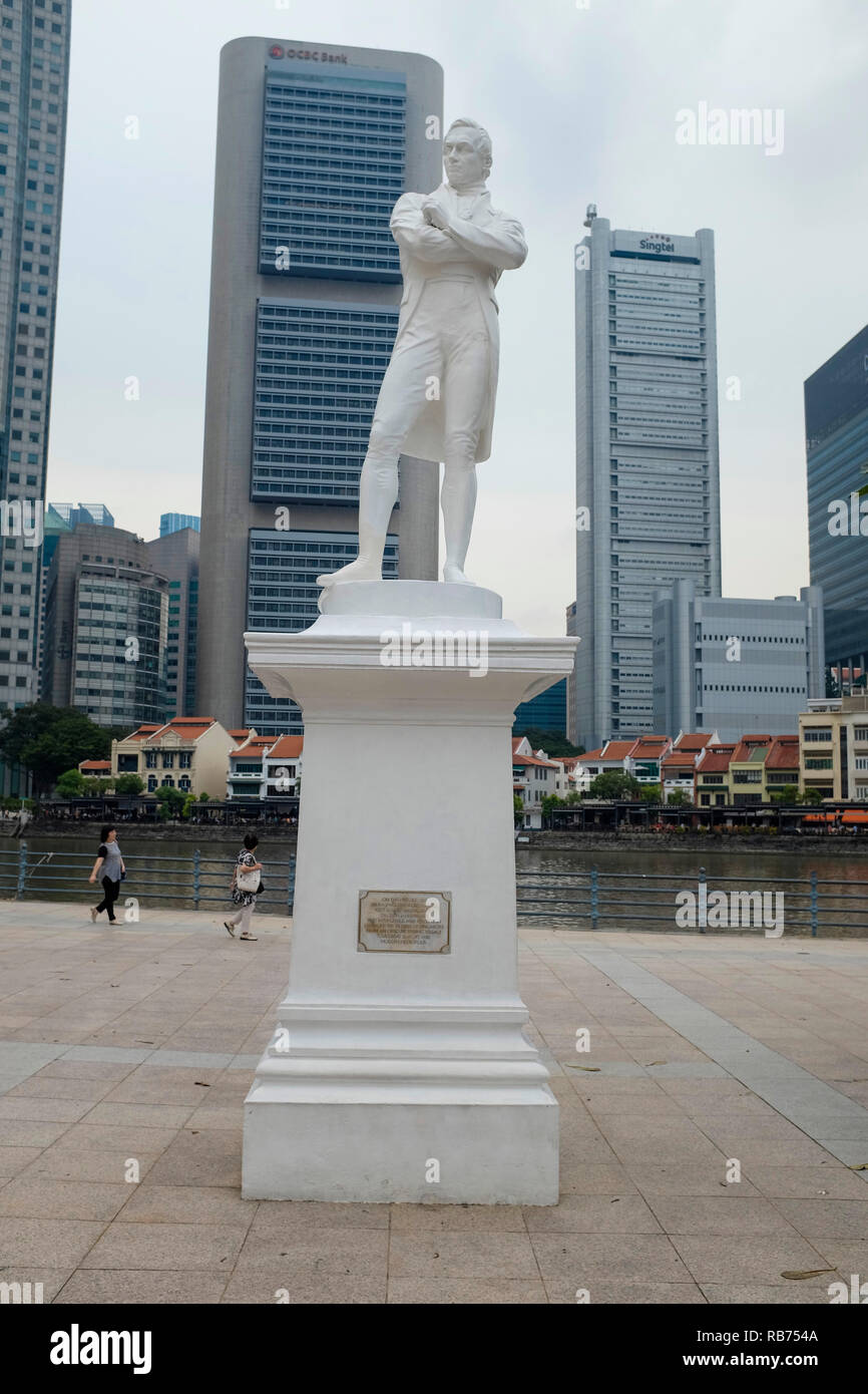 Statue Sir Stamford Raffles Skyline High Resolution Stock Photography and Images - Alamy