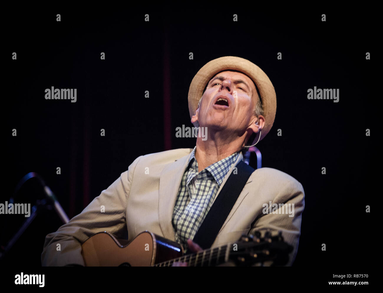 John hiatt hi-res stock photography and images - Alamy
