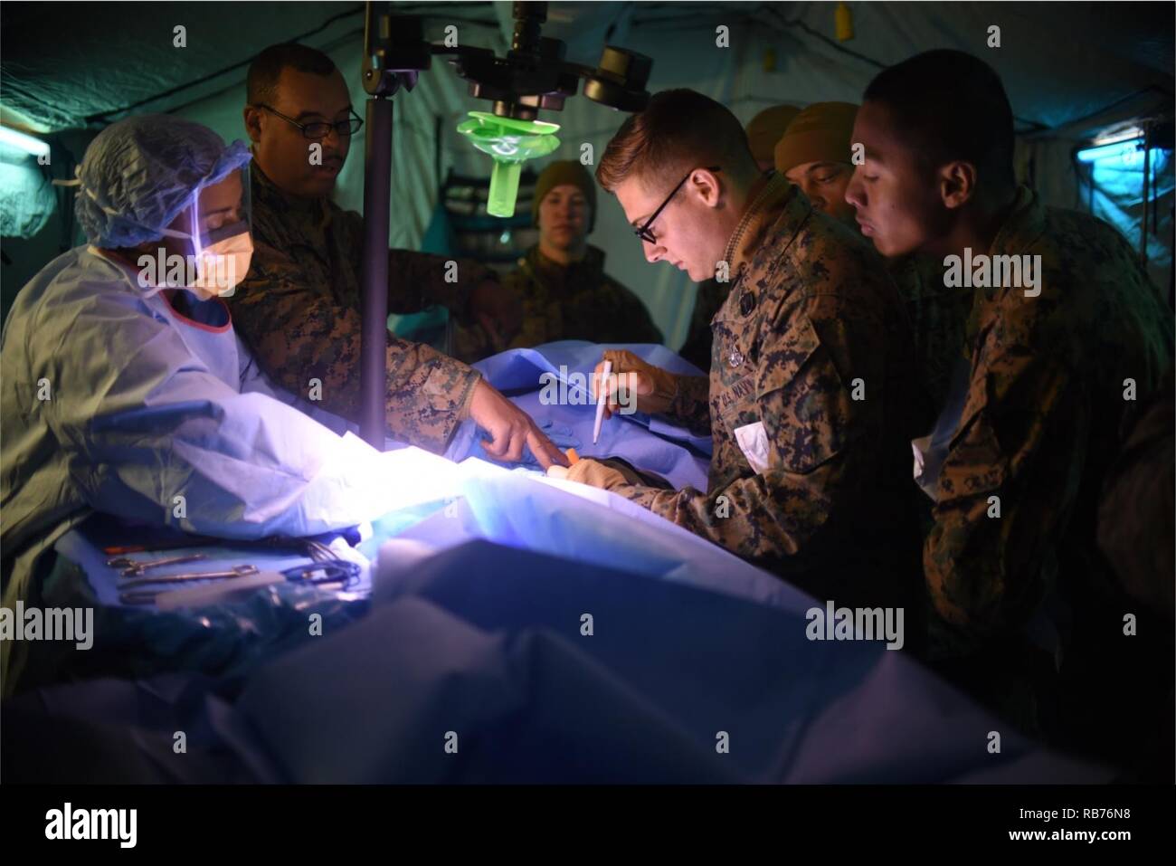 Forward resuscitative surgical system hi-res stock photography and ...
