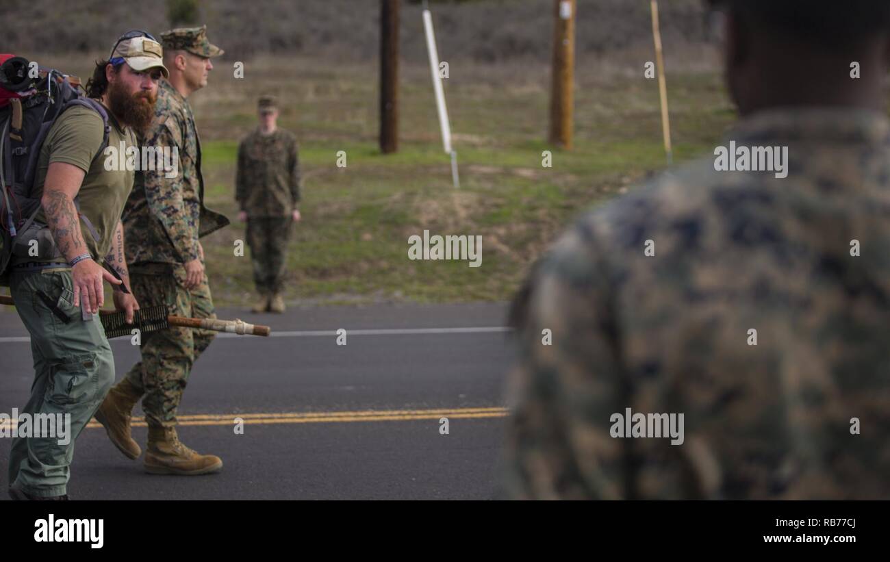 Sailors standing at attention hi-res stock photography and images - Alamy