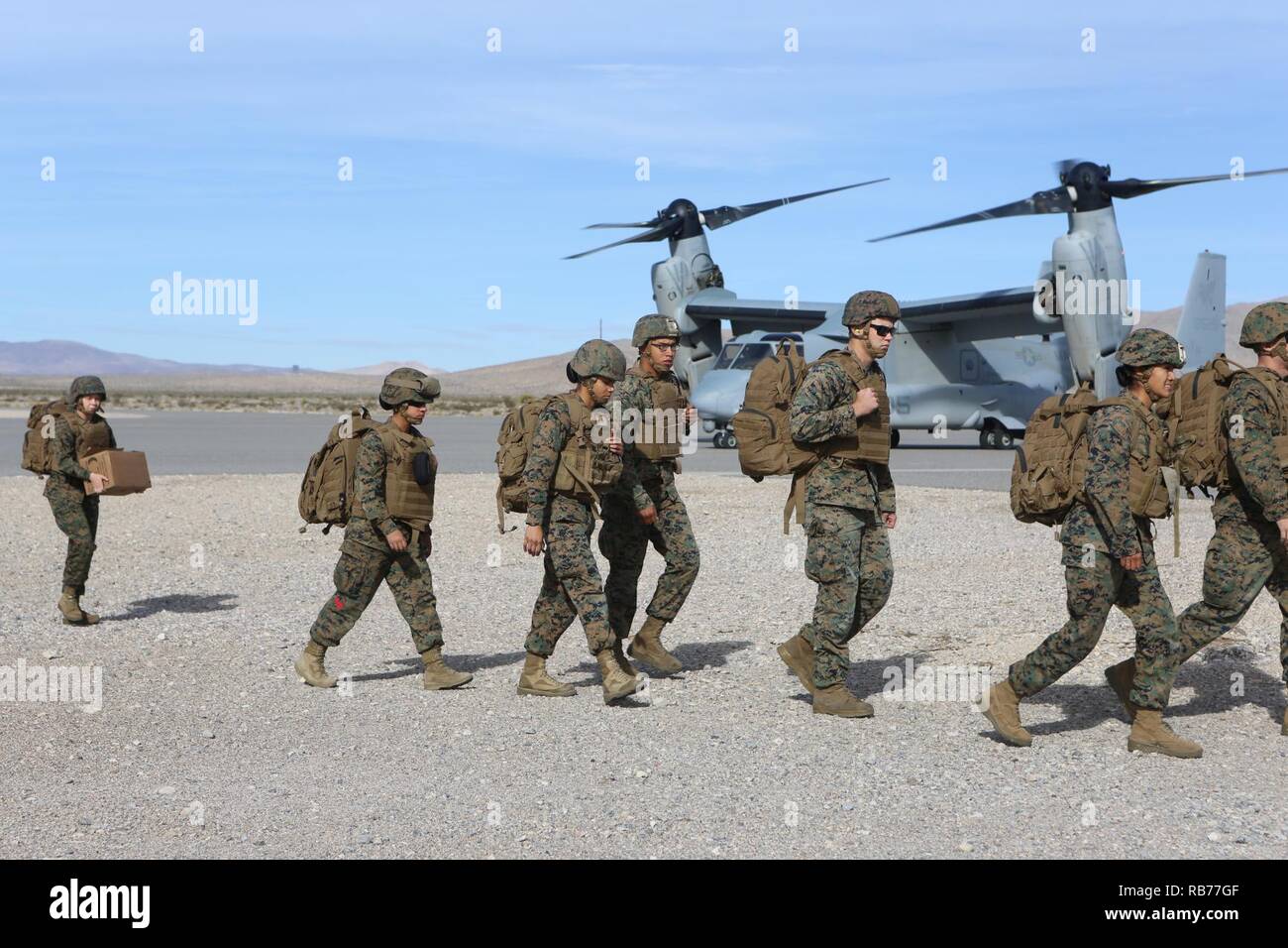 Marines with Combat Logistics Battalion 15 offload gear during non ...