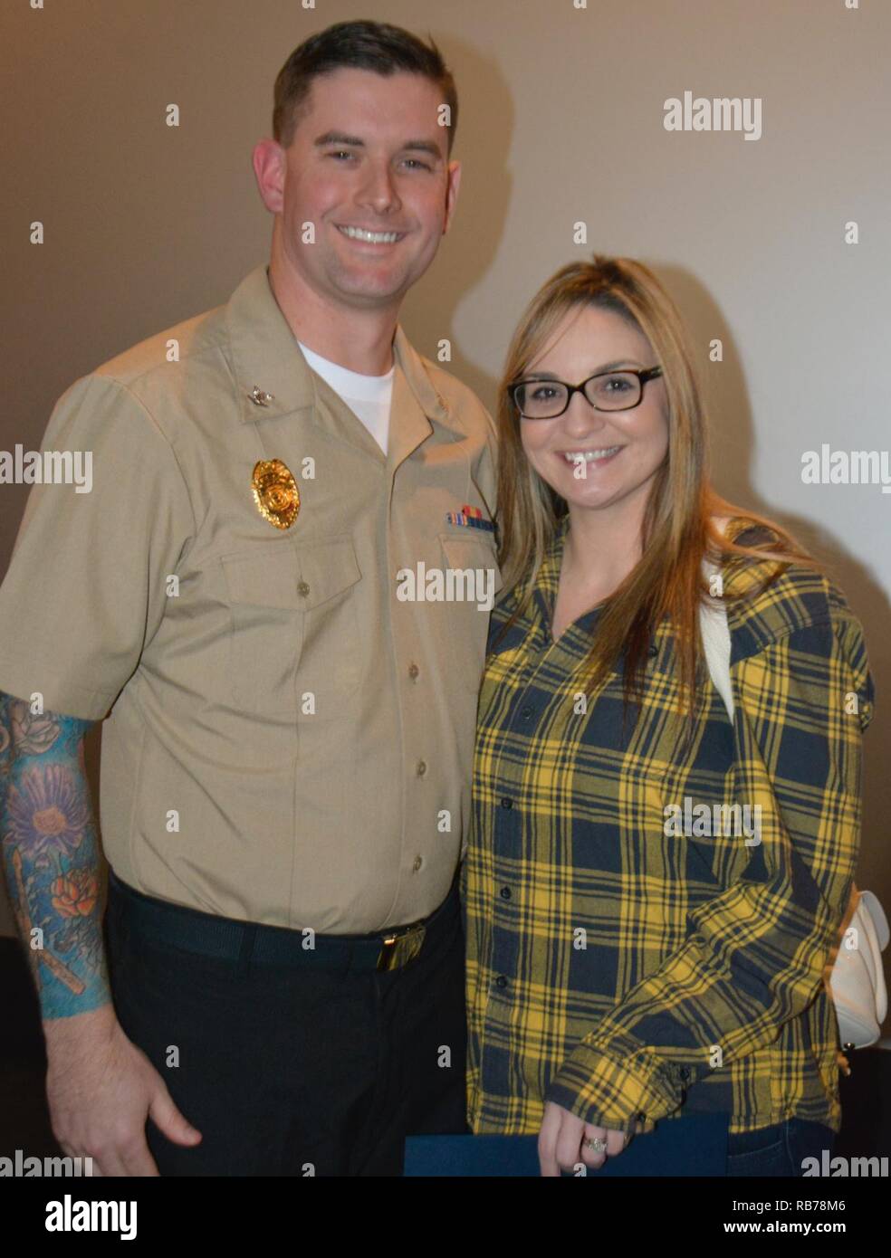 SILVERDALE, Wash. (Dec. 14, 2016) – Petty Officer 3rd Class Scott ...